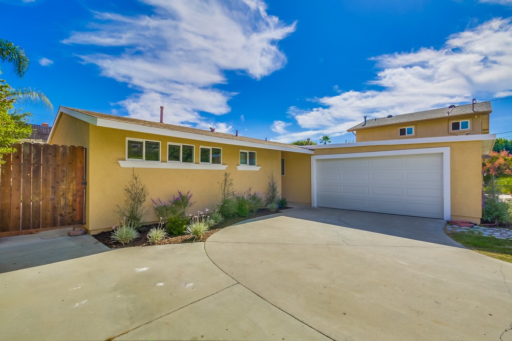 6727 Ballinger Ave | Rancho Photos